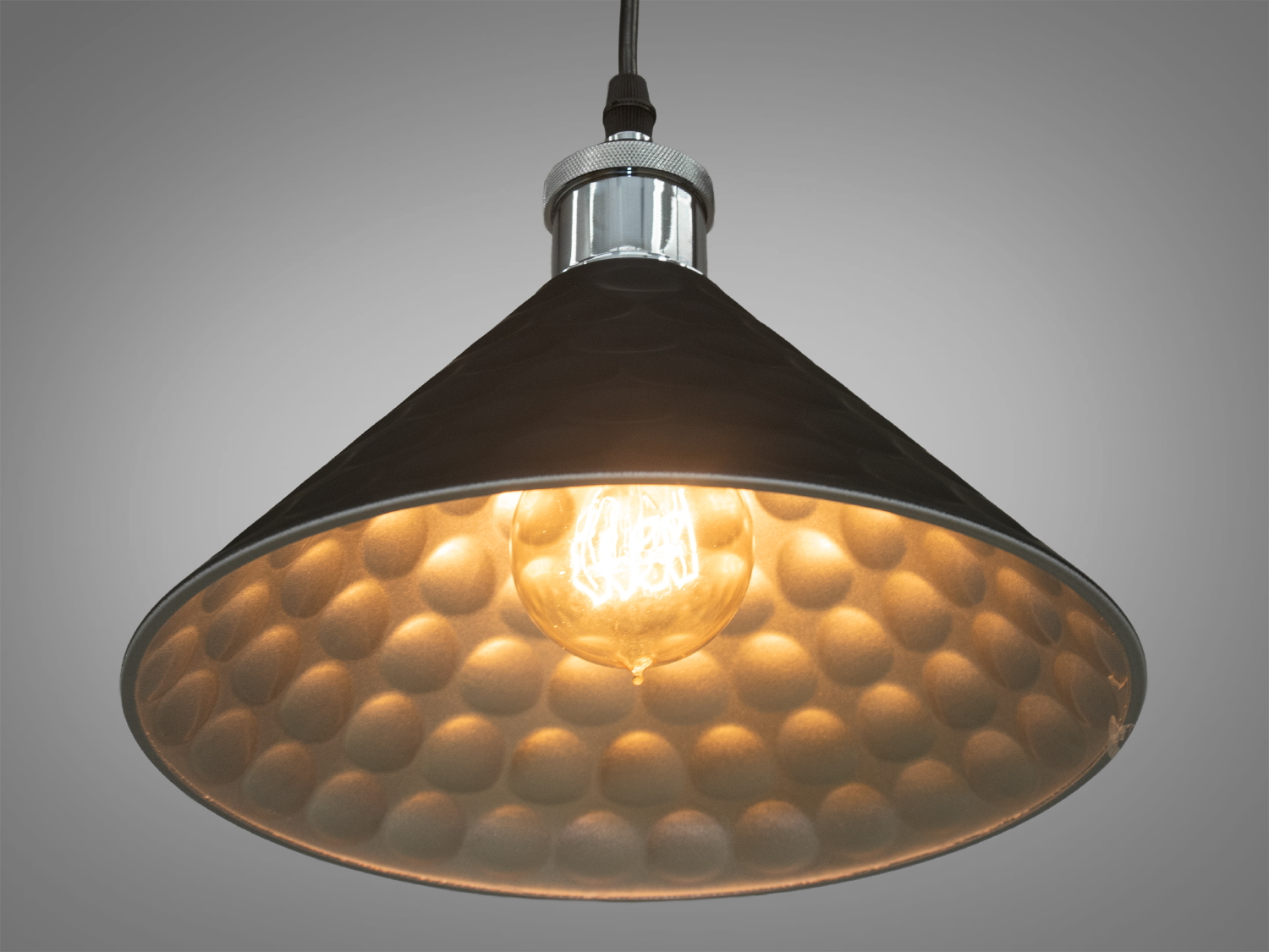 Візуально привабливий гармонійний світильник підвіс в стилі Лофт під лампу Едісона білого